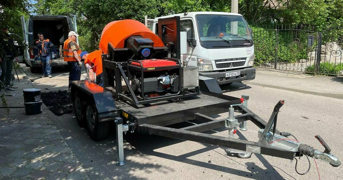 В Калининграде появился «блендер для асфальта», помогающий быстро ...